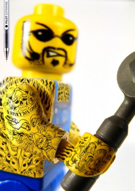 Lego: bonecos exibem suas tatuagens