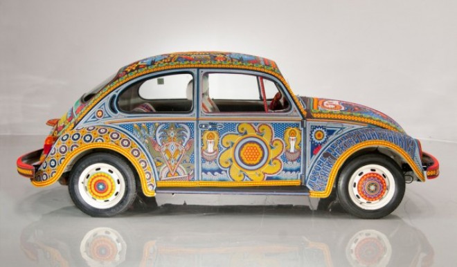 Mais de 2 milhões de miçangas são usadas para decorar Fusca no México